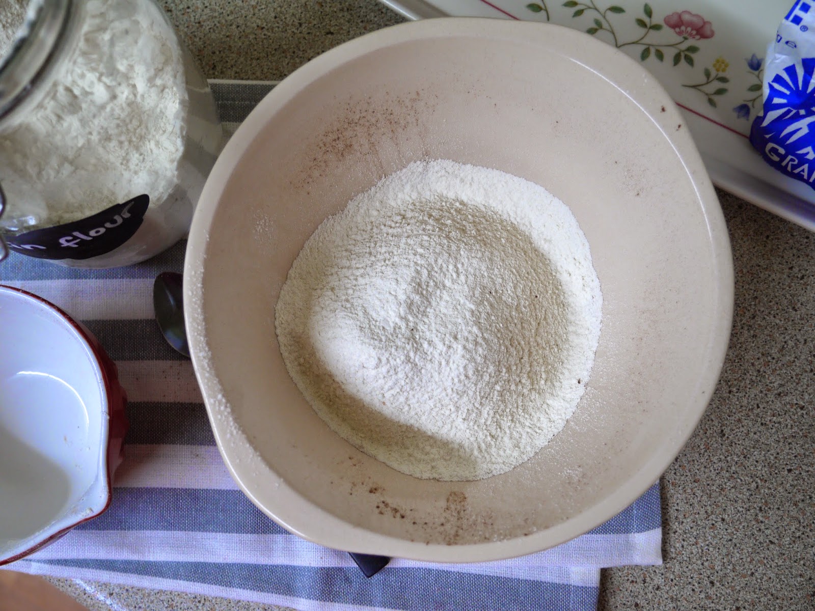 This Muslim Girl Bakes: The Chocolate Cake.