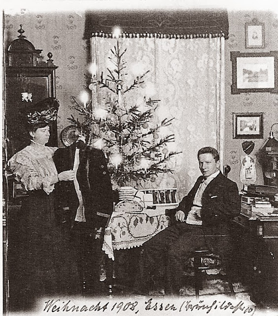 One Couple’s Christmas Card Portraits from 1900 – 1942