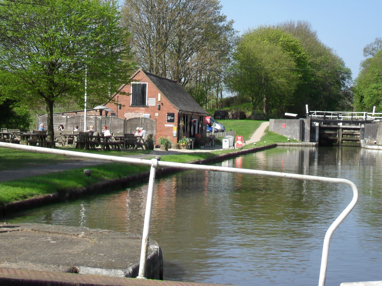 Narrowboat Inca: Hatton locks