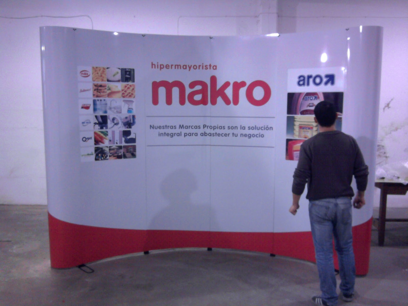 LizarDesign: Panel curvo desarmable portatil de 4 paneles + 2 esquinas