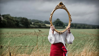 Myself Self Help: How You See Yourself Reflects Onto Others.