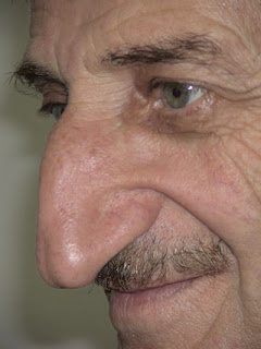Book of Guinnes World Record: World Longest Nose (mehmet Ozyurek)