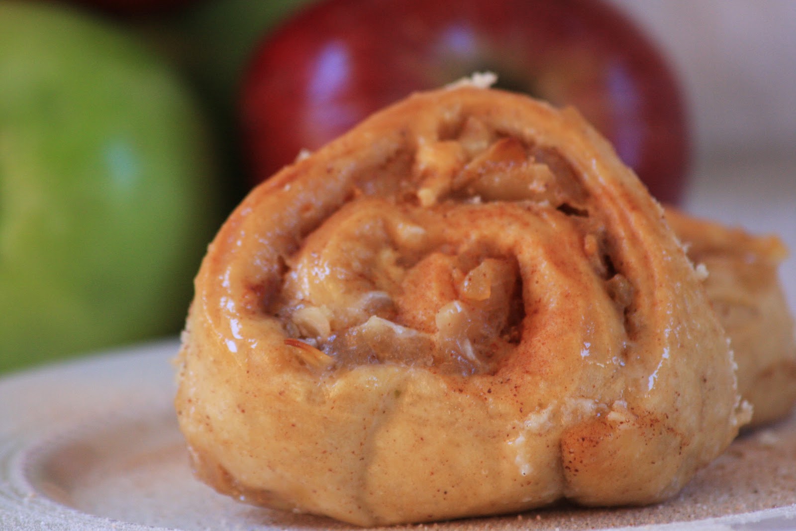 Cravo e Canela: Bread Baking Day #53 - Caracóis de Maçã, Amêndoa e ...