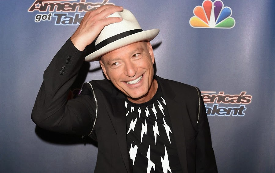 Howie Mandel y su Neil barrett Thunder Print Shirt
