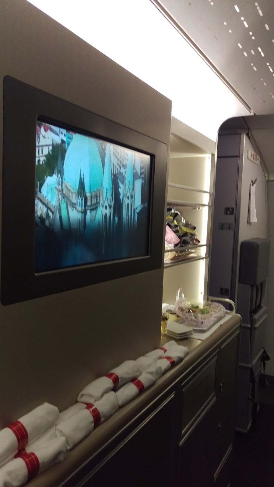 American Airlines 772 from LHR to JFK - Business Class - Premium Cabin ...