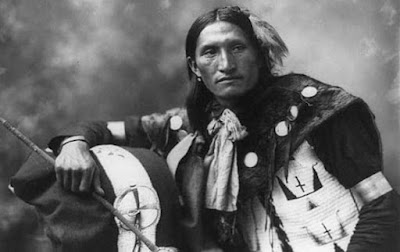 ARTISTAS O GUERREROS: TASHUNKA-WITKO (1840-1877) CABALLO LOCO