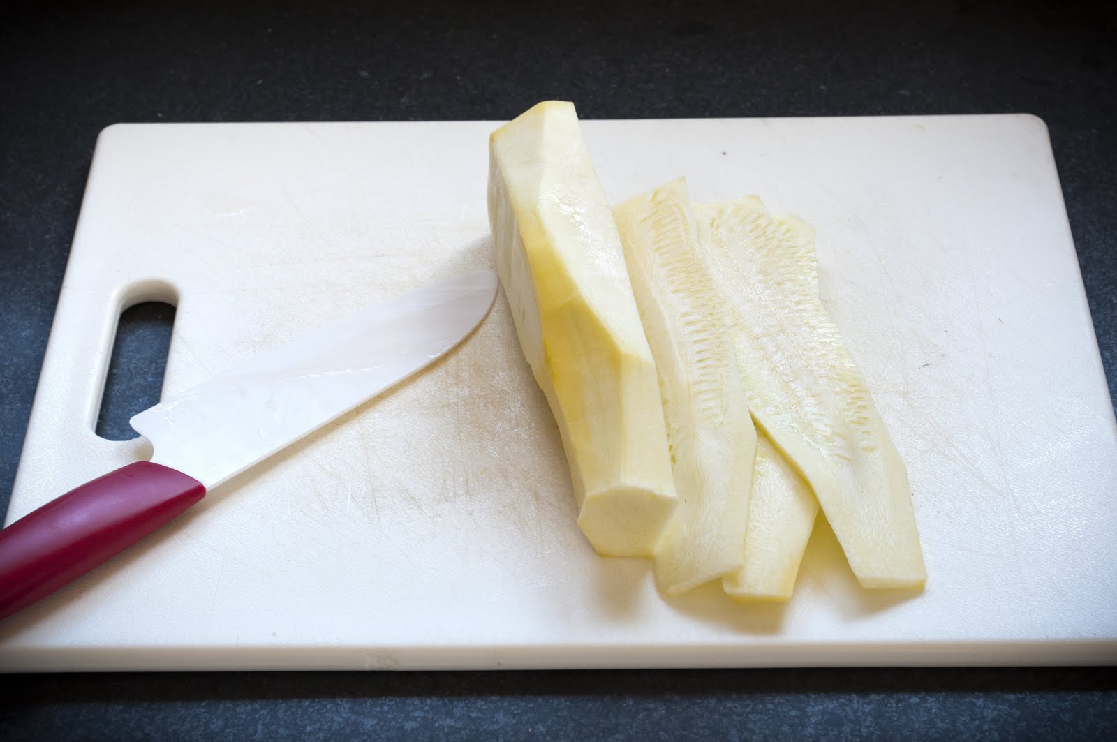 Cardamommy and Coriaunty: How To Julienne Summer Squash