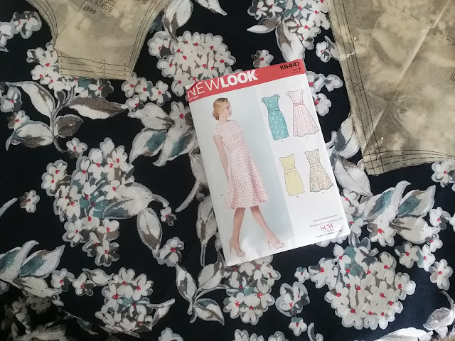 Lining a Dress — jaycotts.co.uk - Sewing Supplies