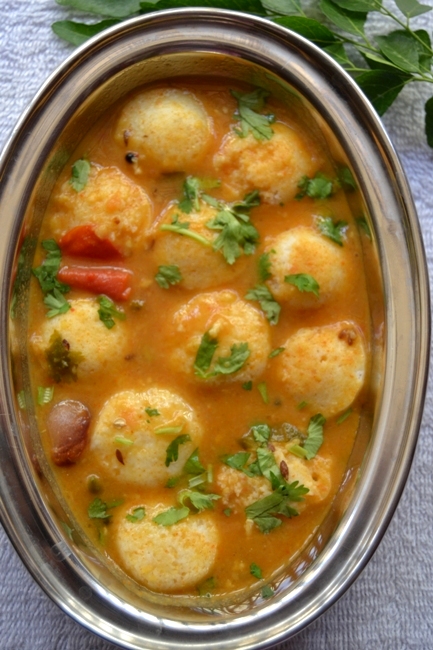 Vaniensamayalarai: Mini Idli Sambar Recipe / Sambar Idli