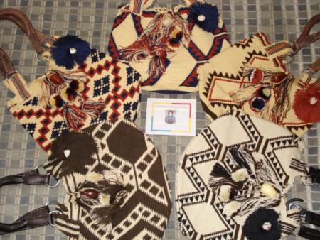 ARTESANÍAS COLOMBIANAS: ARTE WAYUU