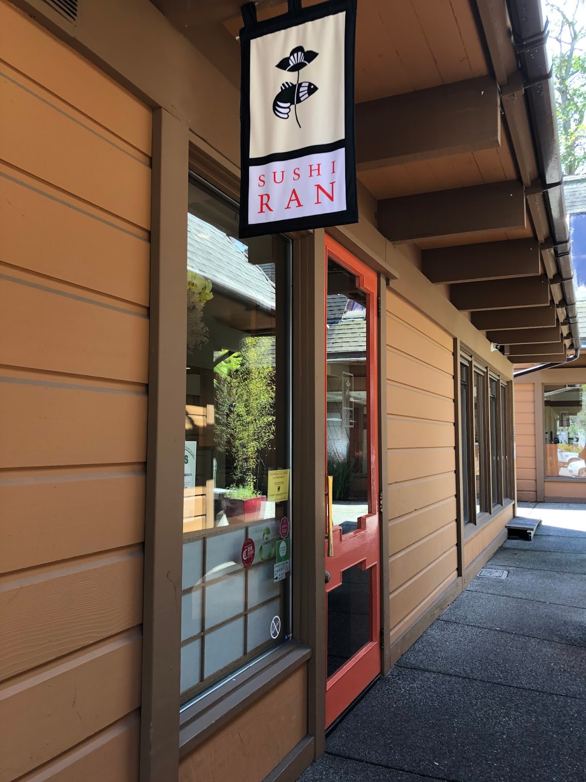 フード＆ワインの日々: サウサリート グルメ：絶品ソフトシェルクラブロール Sushi Ran（スシ ラン）