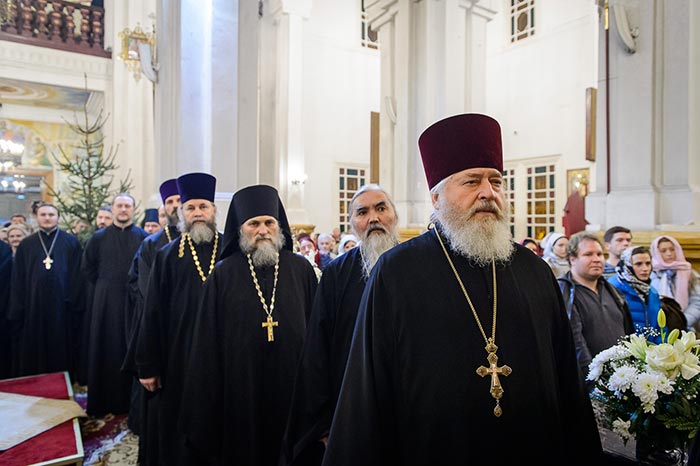 Ενορία Αγίου Ελευθερίου Κερκύρας: ΟΛΟΝΥΧΤΙΑ ΠΑΡΑΜΟΝΗΣ ΤΩΝ ΧΡΙΣΤΟΥΓΕΝΝΩΝ ...