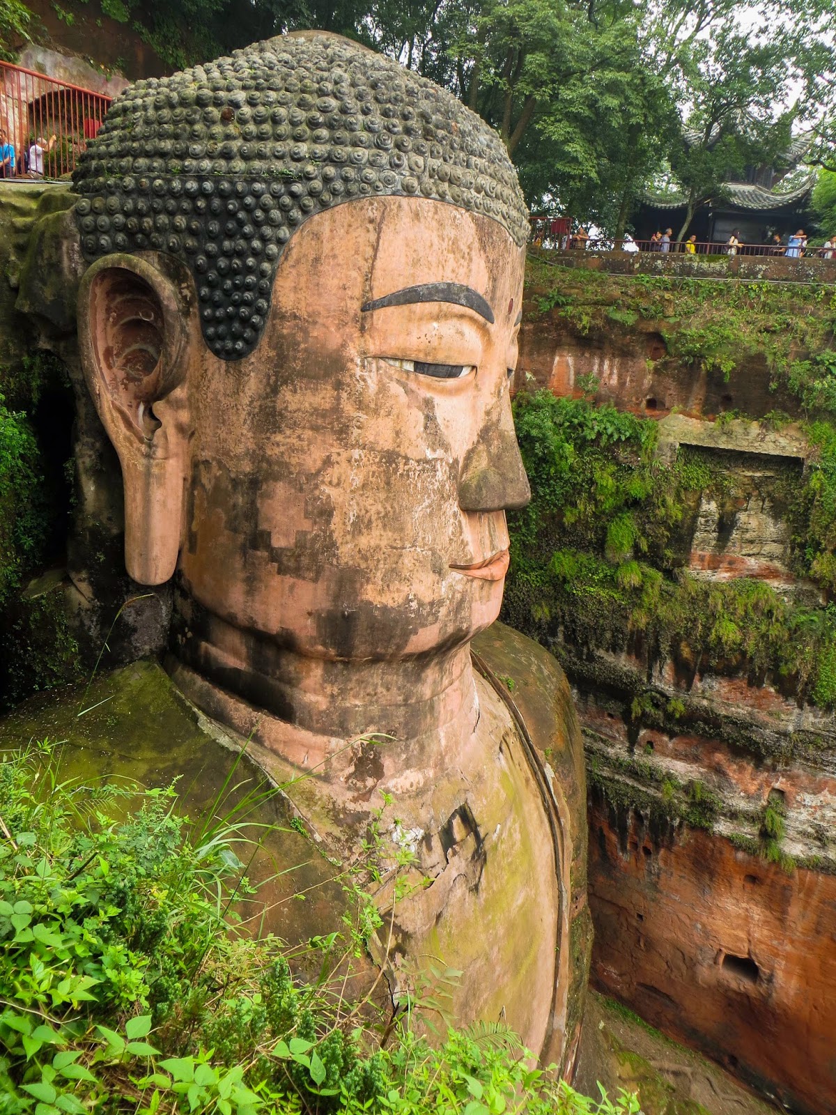 Grande Buda de Leshan - maior estátua do Buda do mundo - VagaMundos