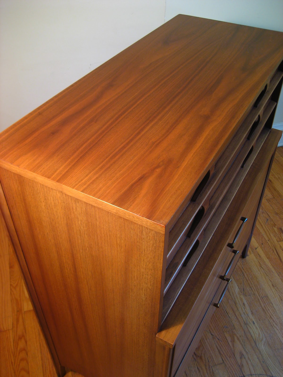 flatout design: Kent-Coffey Perspecta Hi Boy