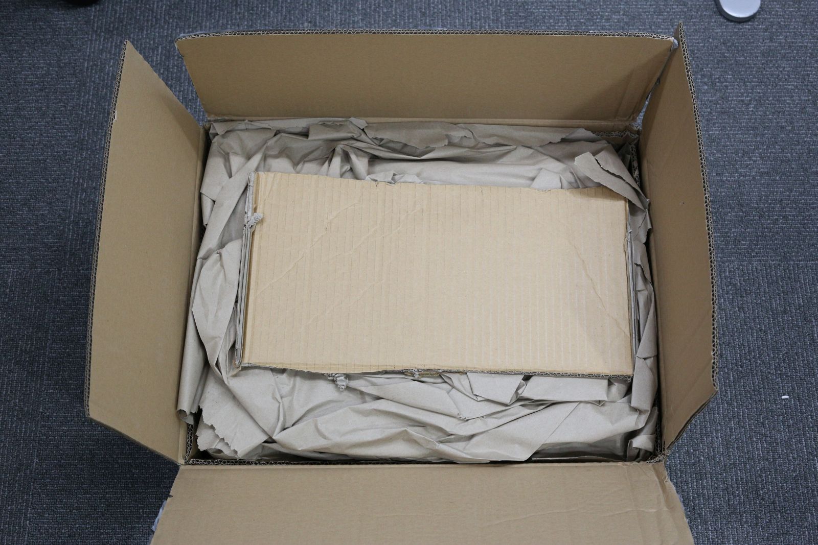 今回単体商品としては高価な部類に入ると思うけど今回の持続可能性梱包はダメっぽい。