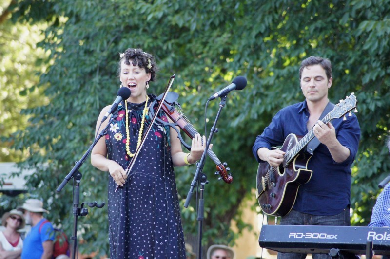 Canberra Jazz blog: Two women, two violins, two singers