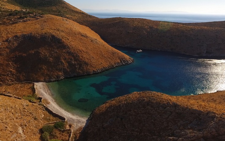Το επιβλητικό Ακρωτήριο Ταίναρο - Ο τόπος που ήταν το πέρασμα για τον ...