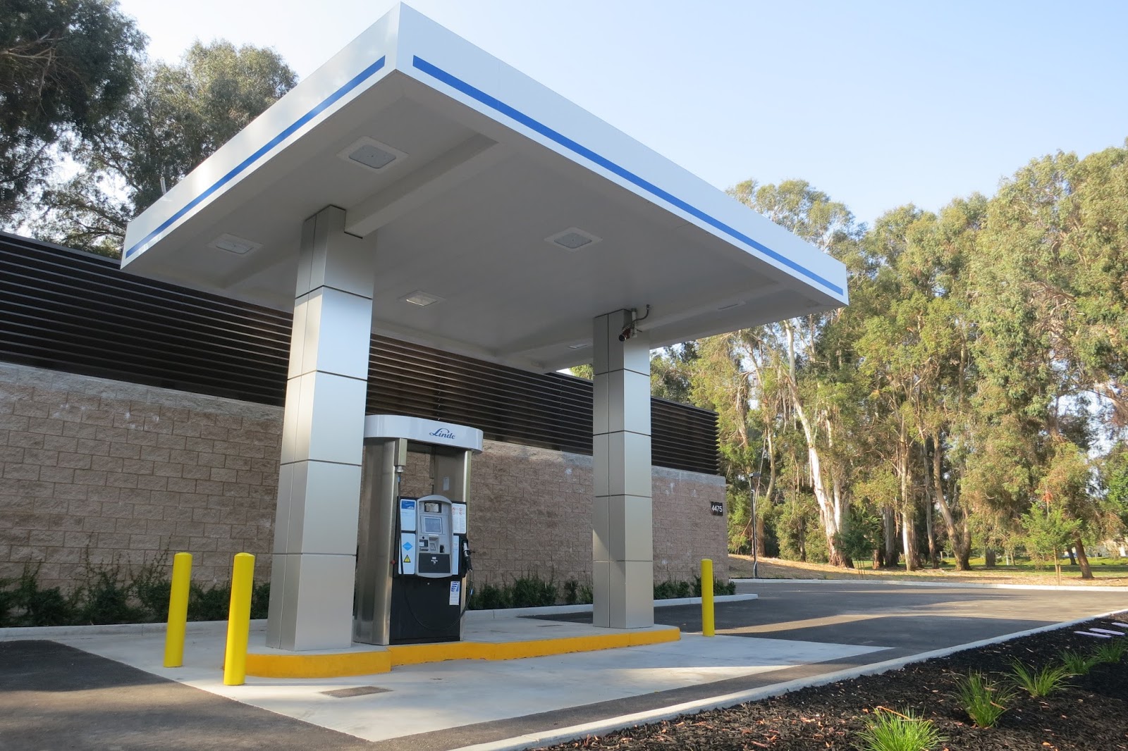 California’s Hydrogen Refueling Network Adds Three New Stations ...