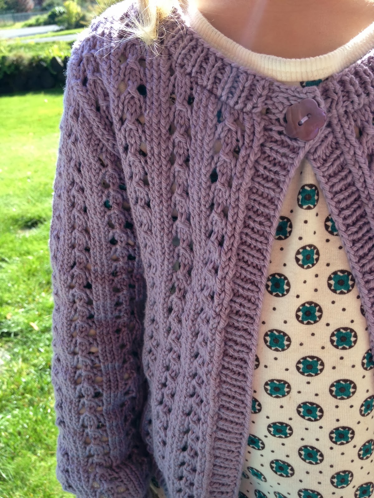Stitchnquilt: Child's Lacey Knit Cardigan