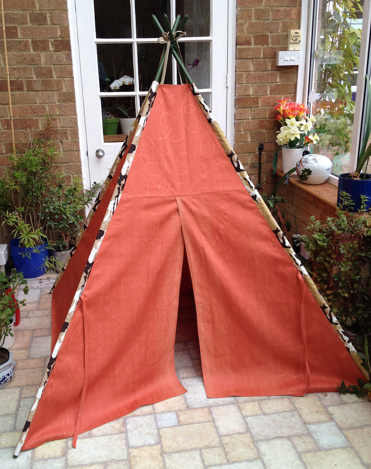 New Grandma Wants to Sew!: A Teepee for Christmas