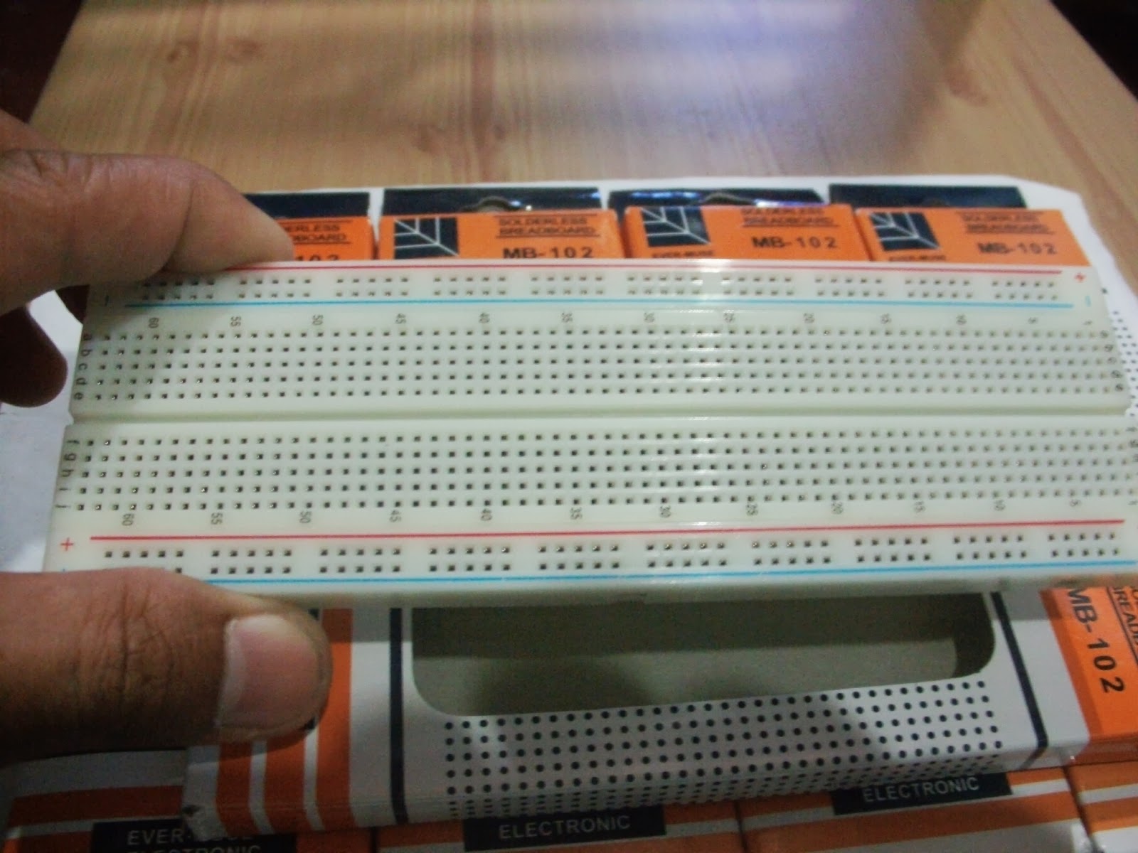 JOrax TechShop: Heavy Duty Breadboard/Experimenter Board