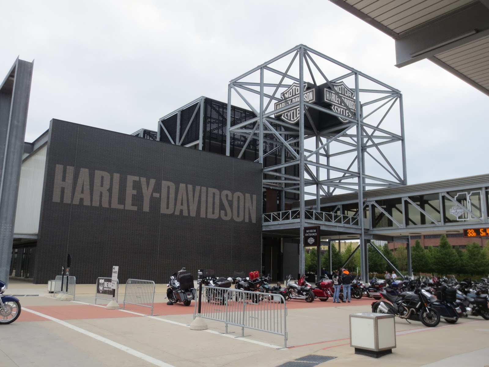 Stuey Nulman's Short World: A Visit to "Hog Heaven" -- the Harley ...