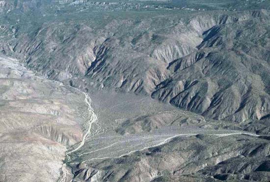 Bentangalam Struktural (Struktural Landforms) - Geograph88