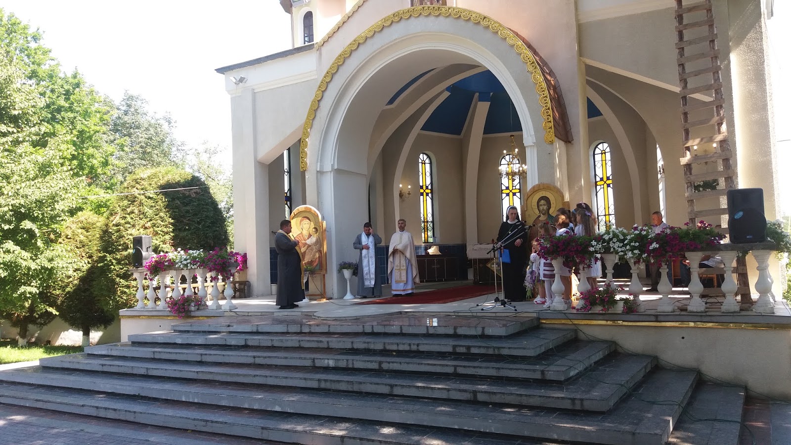 ЗАРВАНИЦЯ Парафіяльна церква Пресвятої Тройці та Покров Пресвятої ...