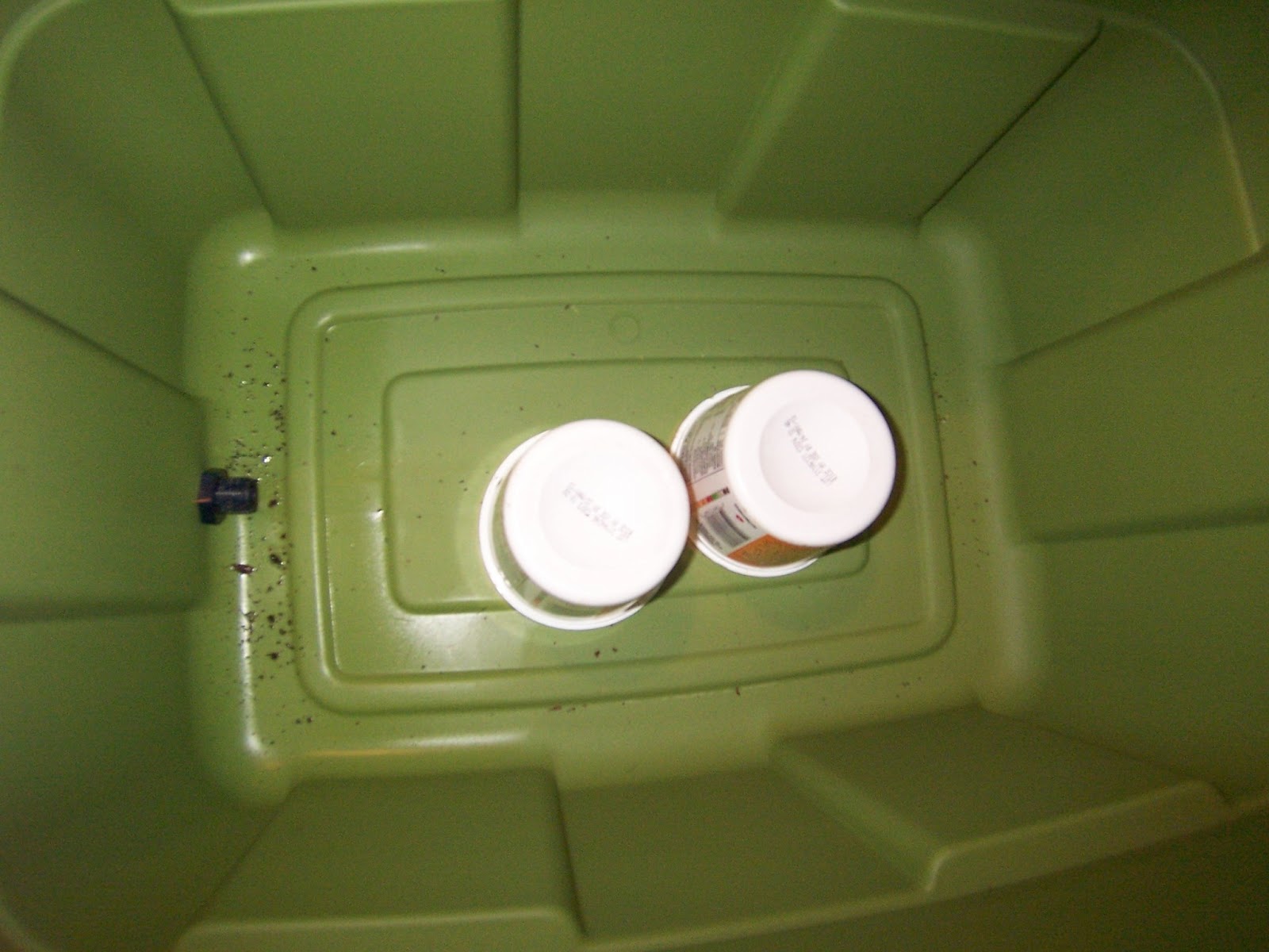 Homestead Central & Back to Basics : Making a Worm Composter that Works ...