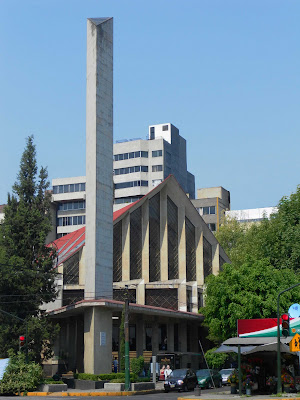 Polanco: La iglesia del triangulito…