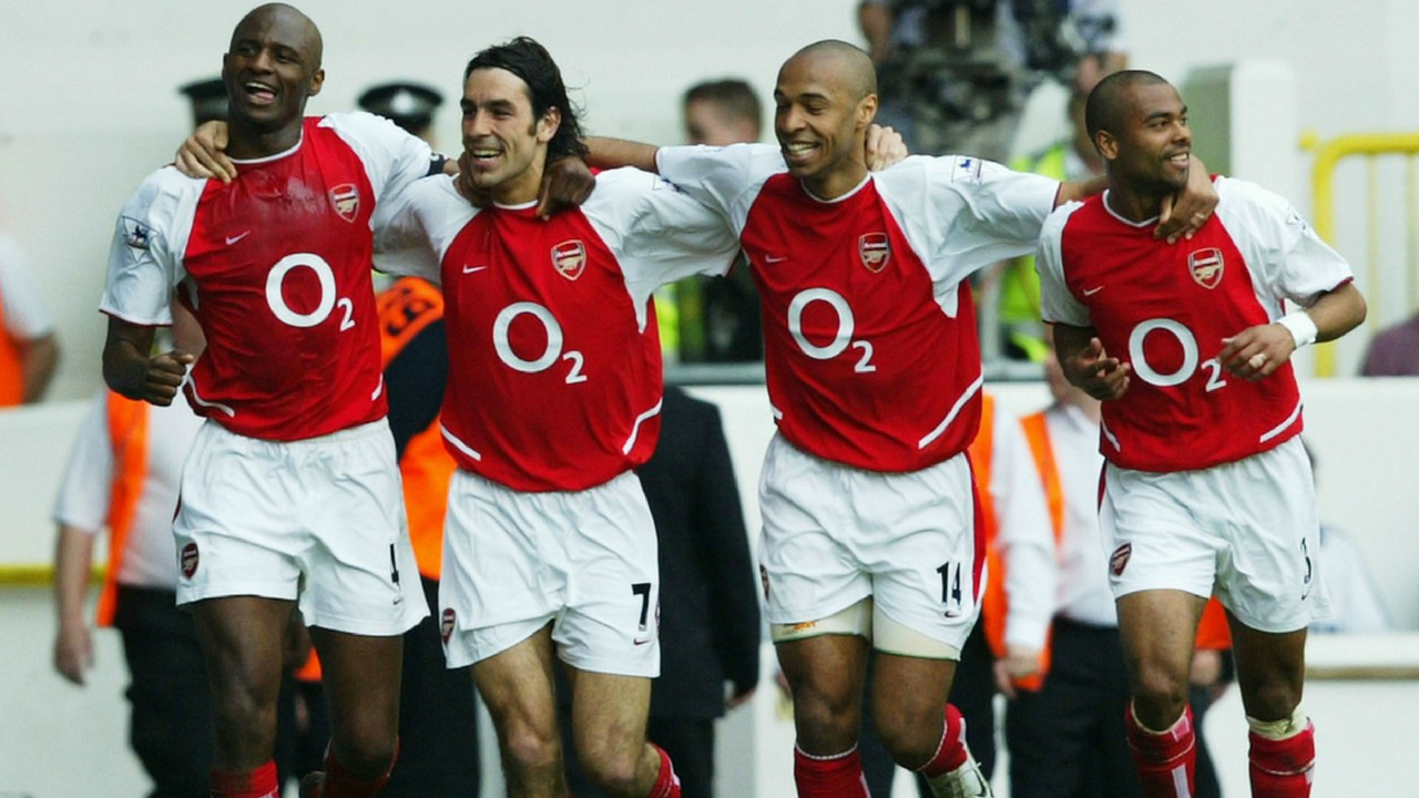 The 10 Greatest Ever Premier League Winning Teams - GREEN BEANS