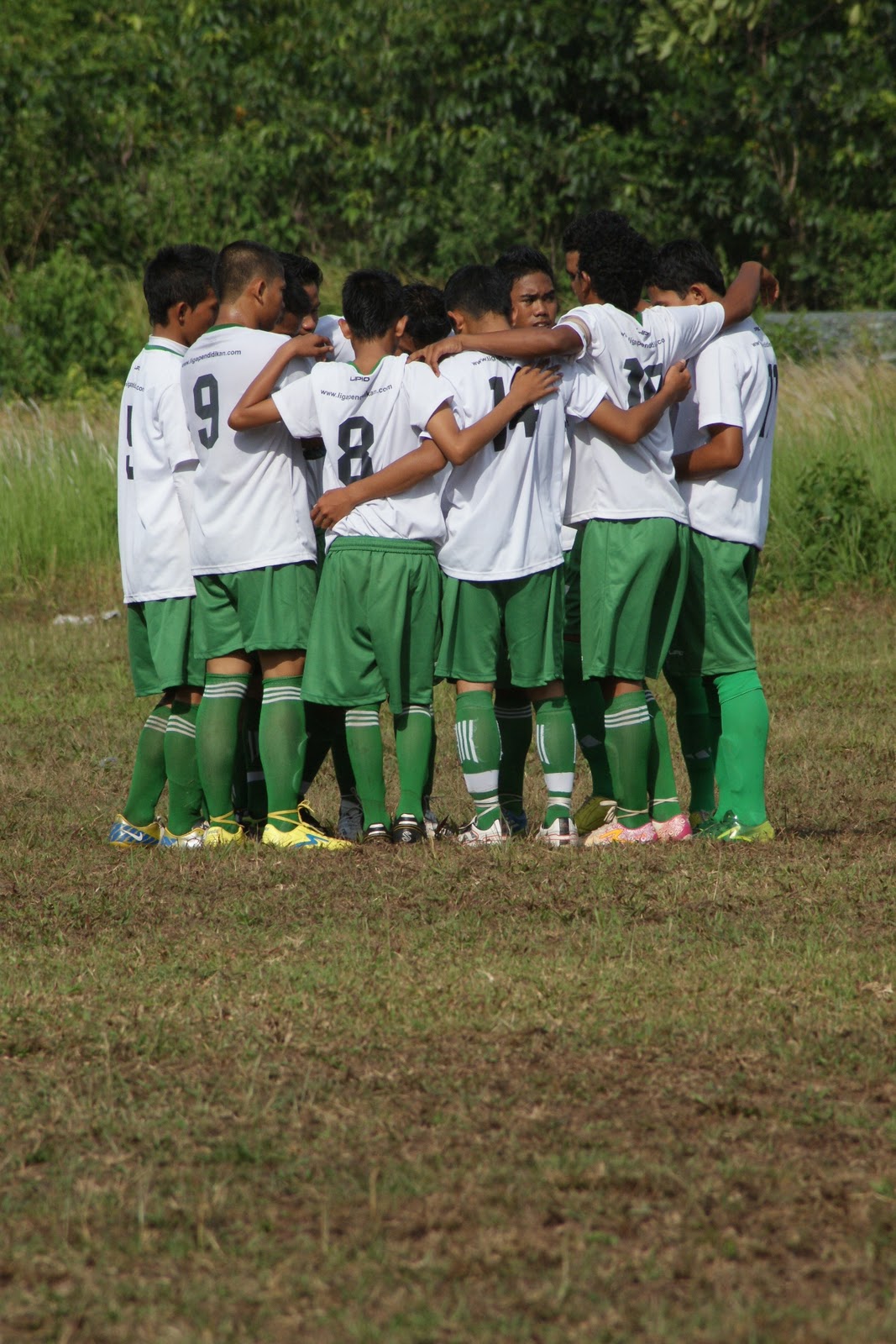 KONI TANAH BUMBU: KEJUARAAN SEPAKBOLA ANTAR PELAJAR TINGKAT SMU / SMK ...