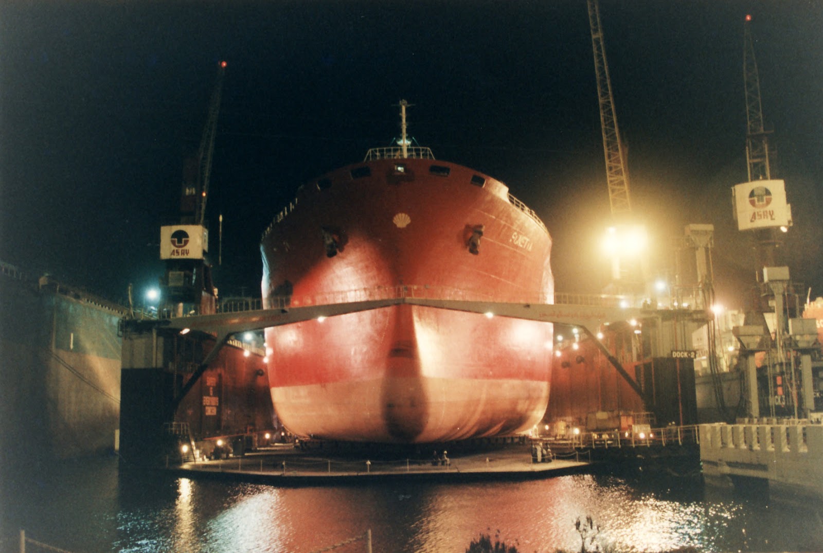 'ZIEN EN WETEN': SUNETTA.M.S. SHELL TANKERS B.V. ( DEEL 6/2 )