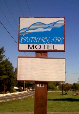 Natalie Pavlovec's Design Blog - Typography 2: 8 Examples of Bad Typography