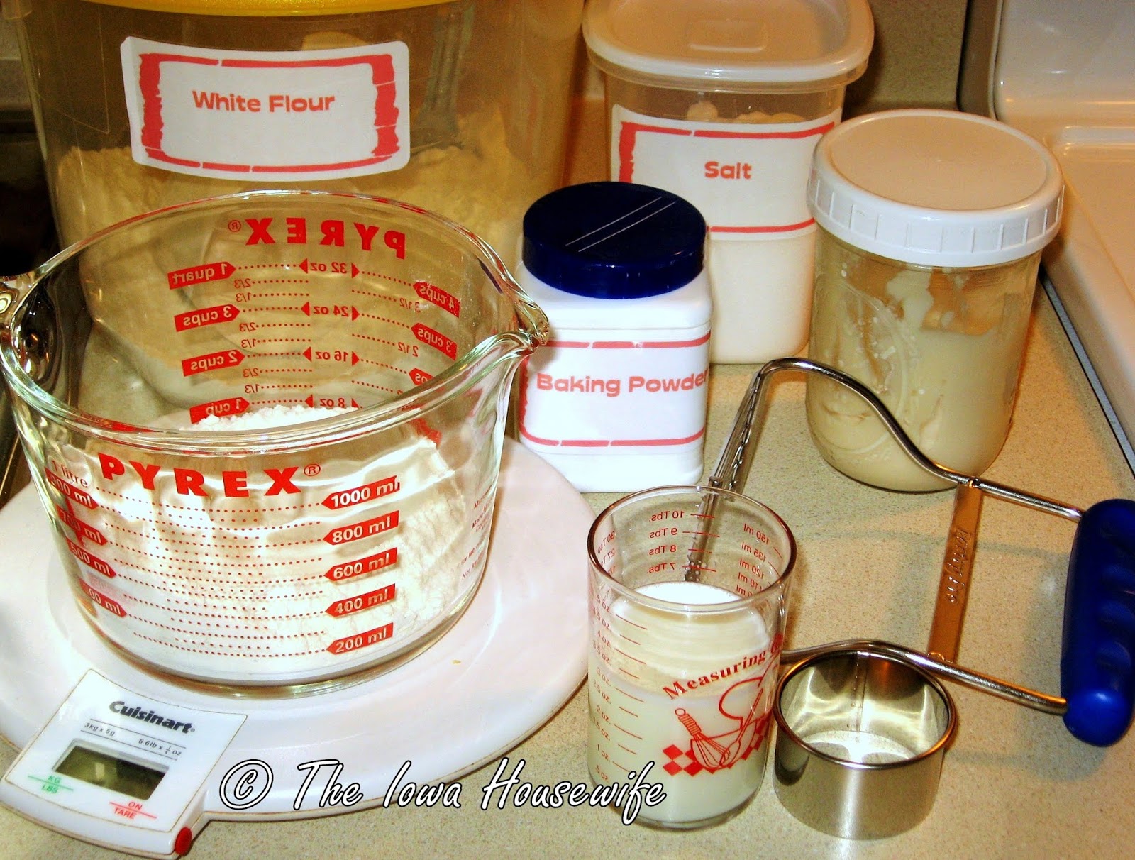 The Iowa Housewife: Cooking with Lard...Never Fail Lard Biscuits