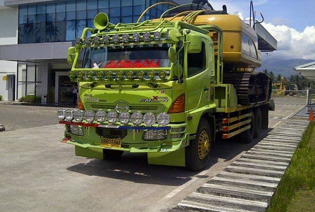 Gambar & Foto Modifikasi Mobil Truk Terbaru Sisi Lain Raja Jalanan