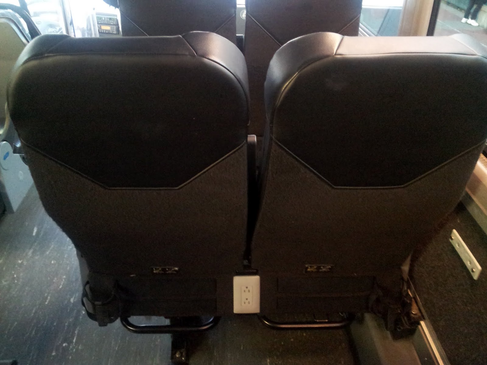 SeattleFlyerGuy's All-Purpose Travel Blog: Review: BoltBus in the Northwest