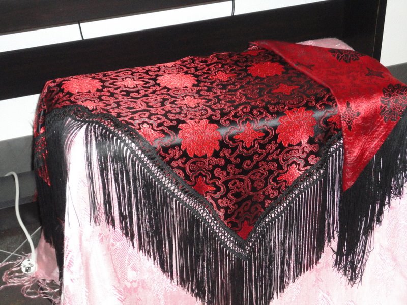 Fado Rodrigues - Xailes: Xaile de seda / dupla face.