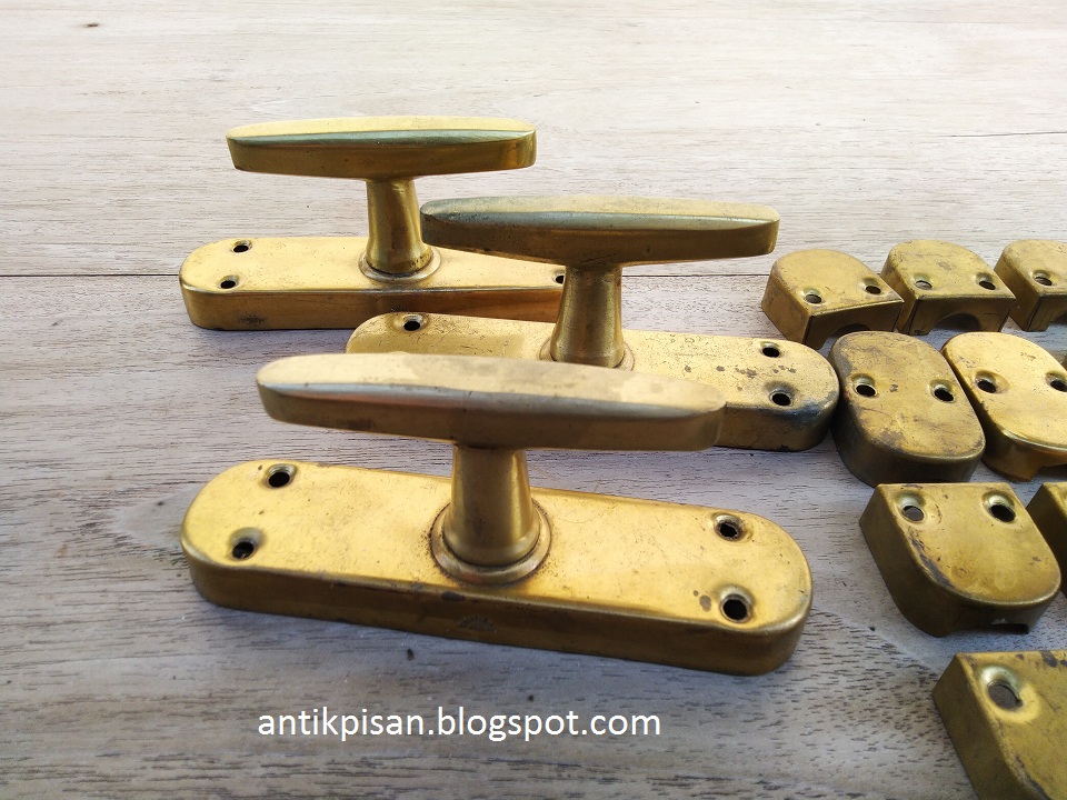 Antikpisan: 3 Set Spanyolet Kuningan Antik Carl Schlieper ( NOS )