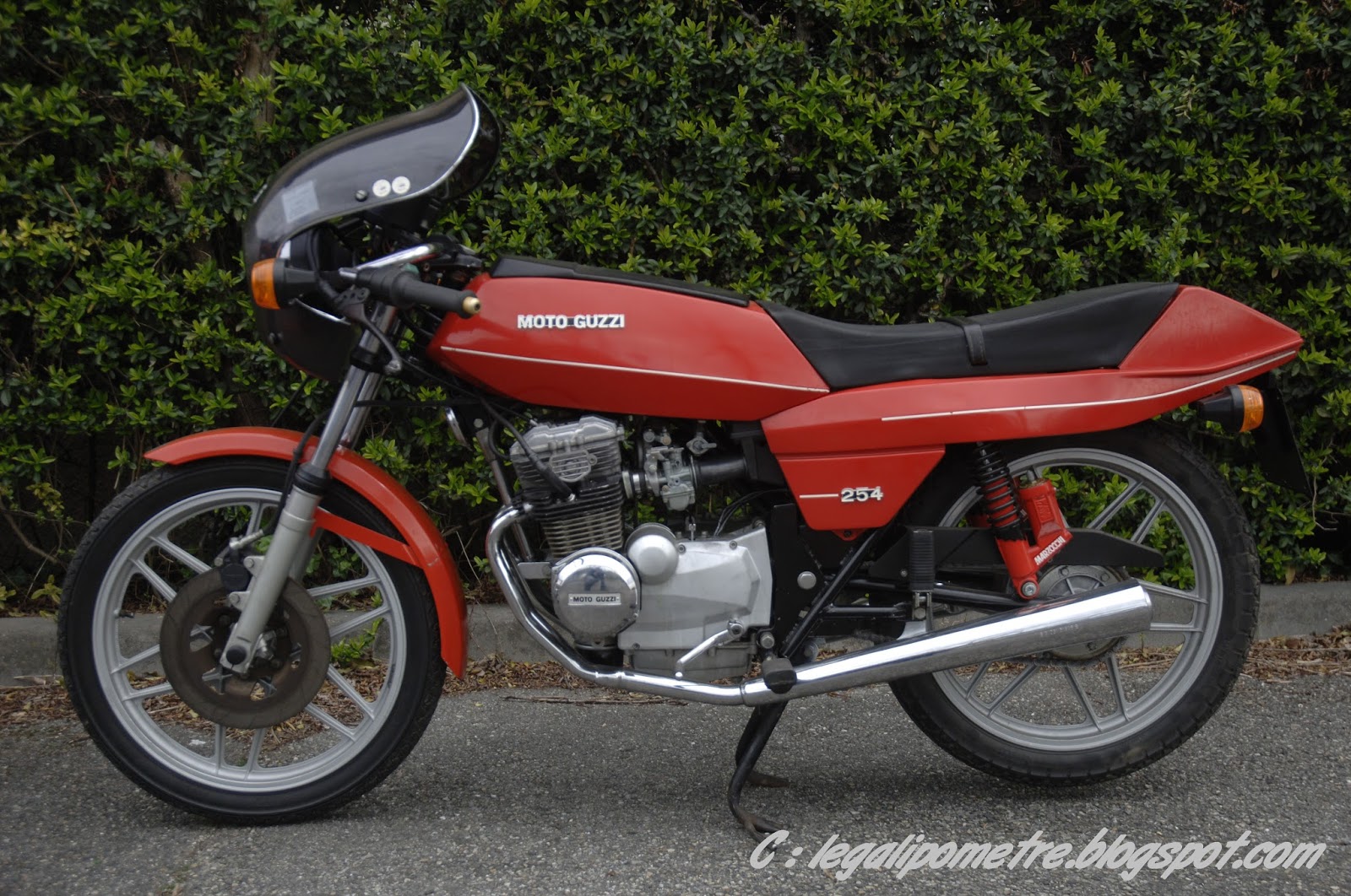 Le Galipometre: Contact : Benelli / Moto Guzzi 254