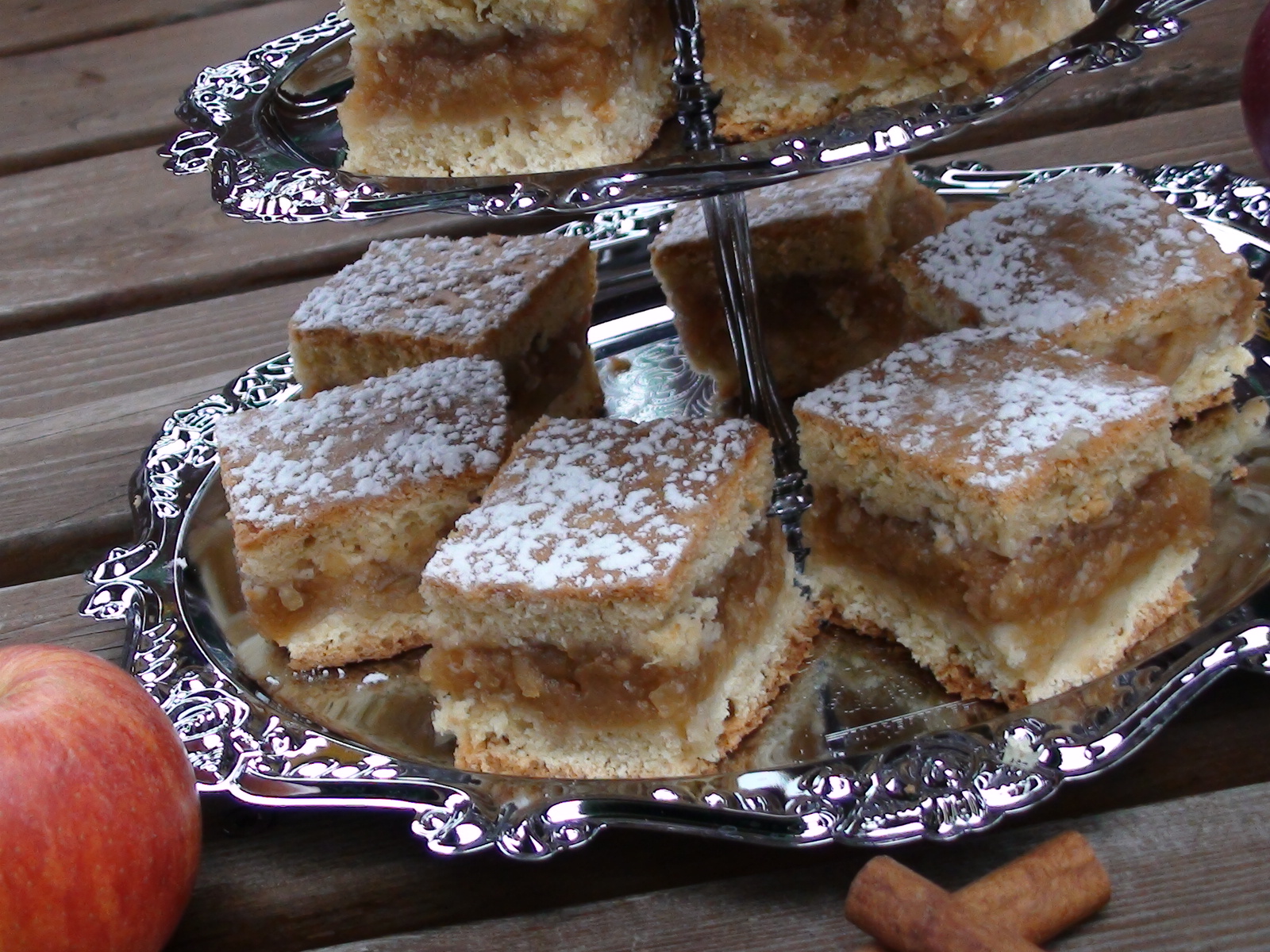 ÍZEMLÉKEK: Mese almás (omlós/linzer tészta)