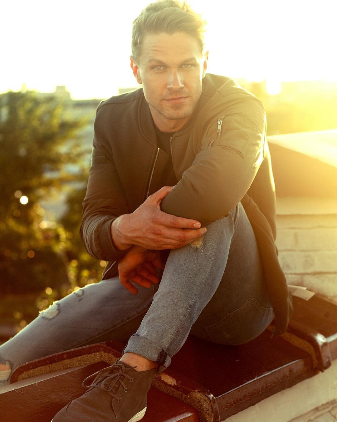 MANNEQUIN : Bill Barrett photographié par Diabe Sale. - AVANT GARDE