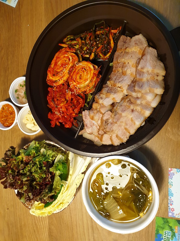 [Korean Flavor] 'Bossam' which is boiling pork.