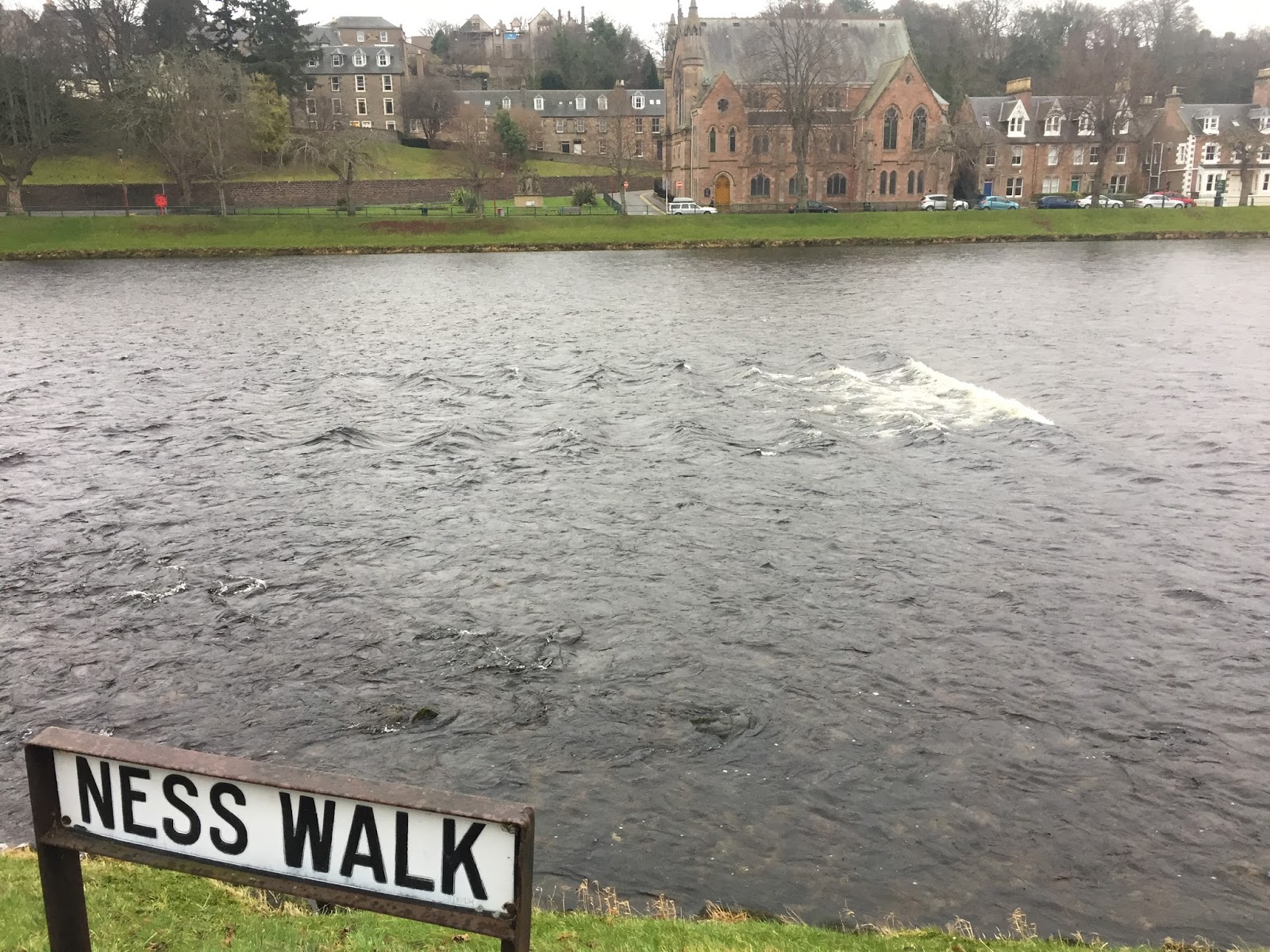 4143: Loch Nessin hirviö