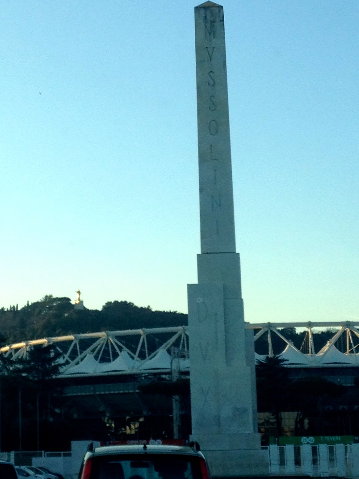 Roma: Obelisco Mussolini