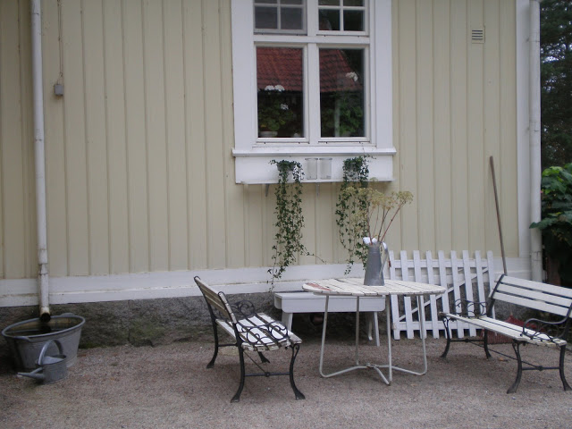 SOMMAR-RUMMET: VITT HUS