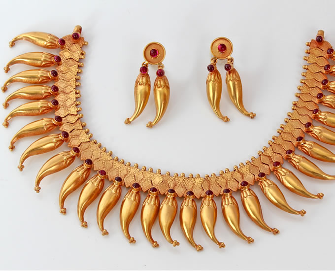 Maharashtrian Wedding Bridal Jewelry ~ Jewellery India
