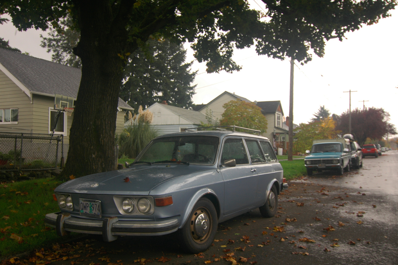 OLD PARKED CARS.: 1974 Volkswagen 412.