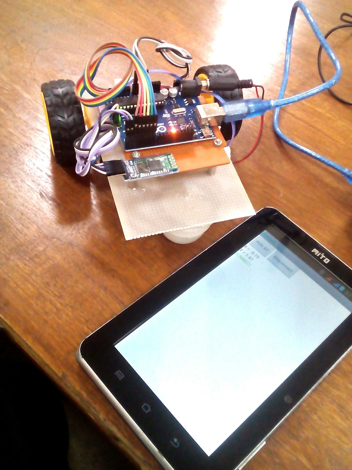 .: Membuat Robot Arduino Menggunakan Kendali Accelerometer HP Android Via BLUETOOTH