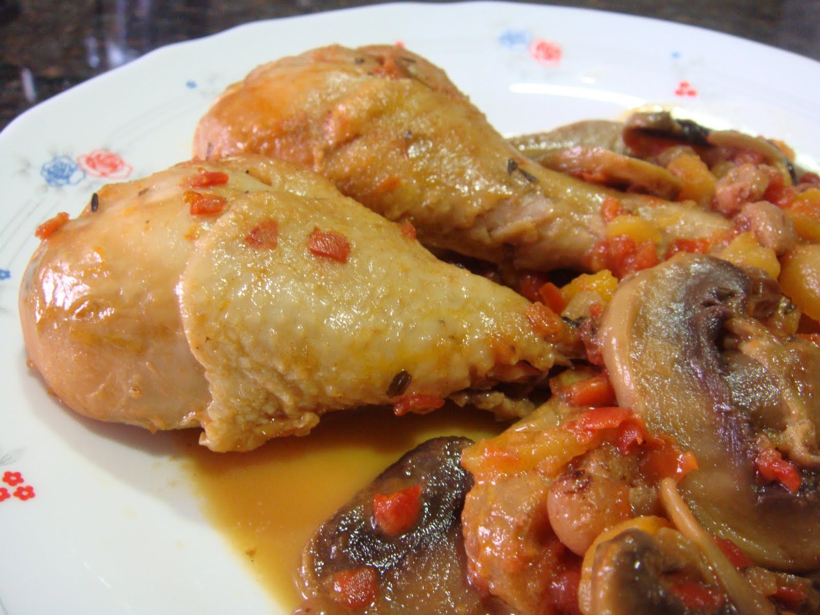 A LA TAULA I AL LLIT...: POLLASTRE AMB XAMPINYONS